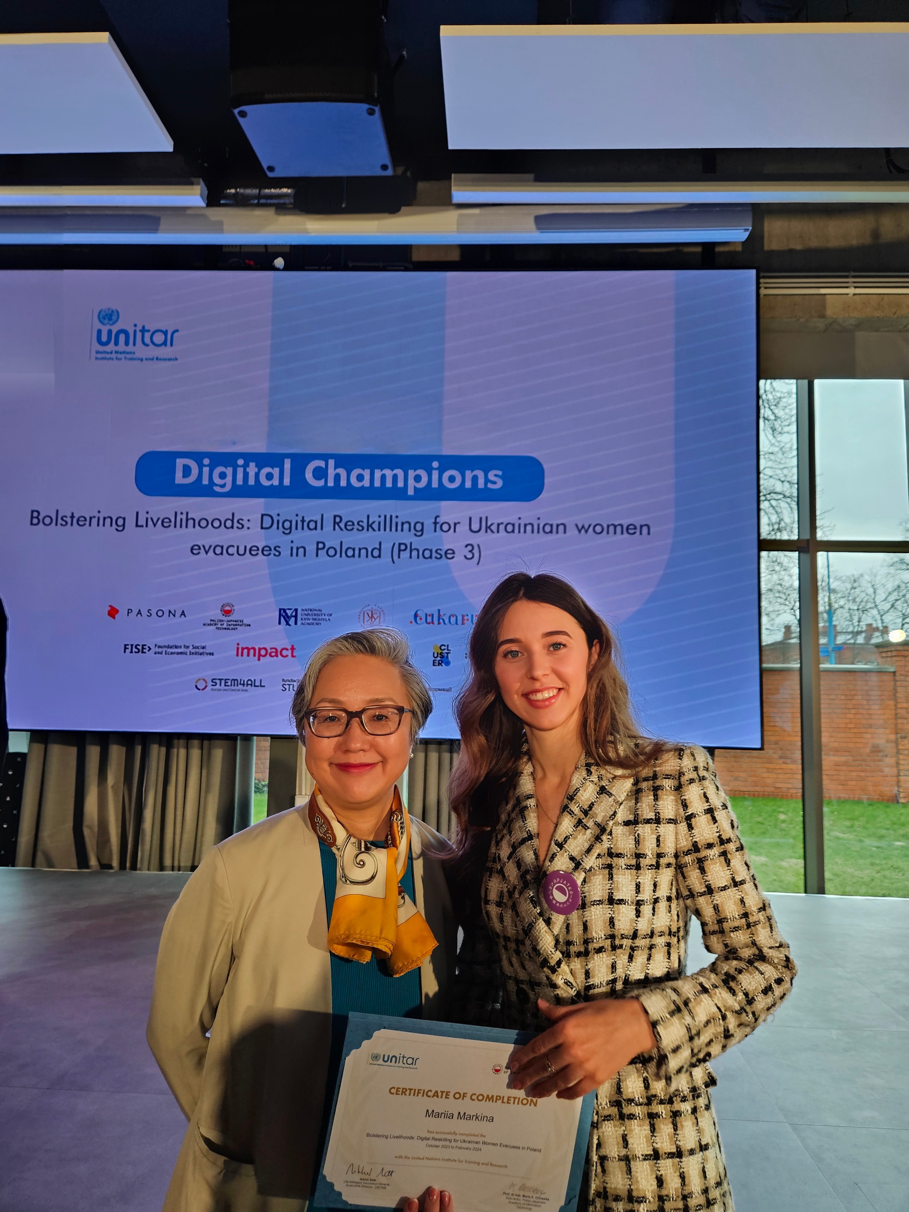 Bolstering Livelihoods for Ukrainian Refugees in Poland with Digital Fourth Industrial ...